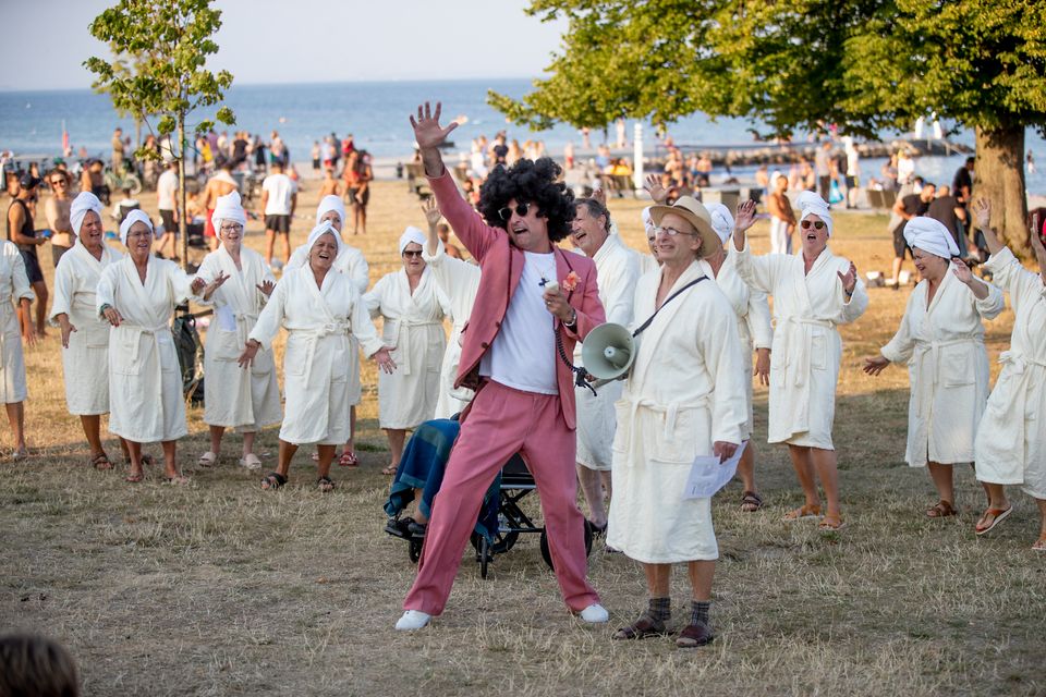 Sommerteater ud af kukkassen | Bellevue Teatret