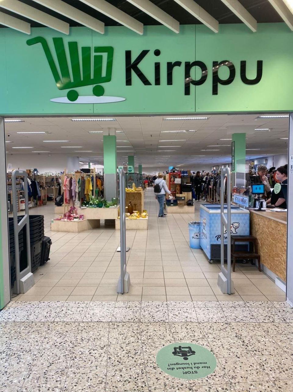 Gratis fadøl og lækre loppefund i tusindvis markere Kirppu Dalums 4 års ...