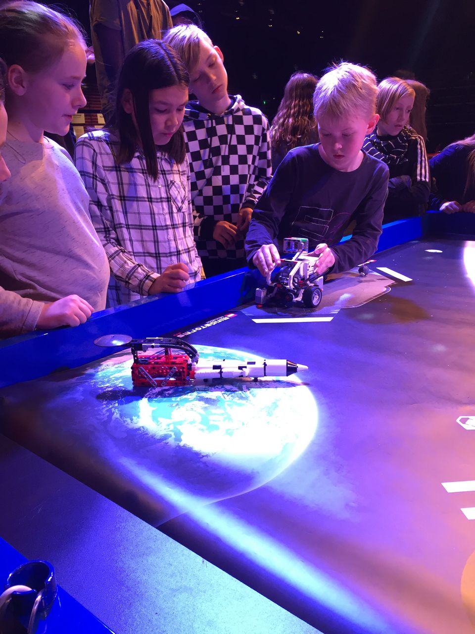 Elever fra Næstved dyster i naturfag og innovation i konkurrencen ”LEGO ...