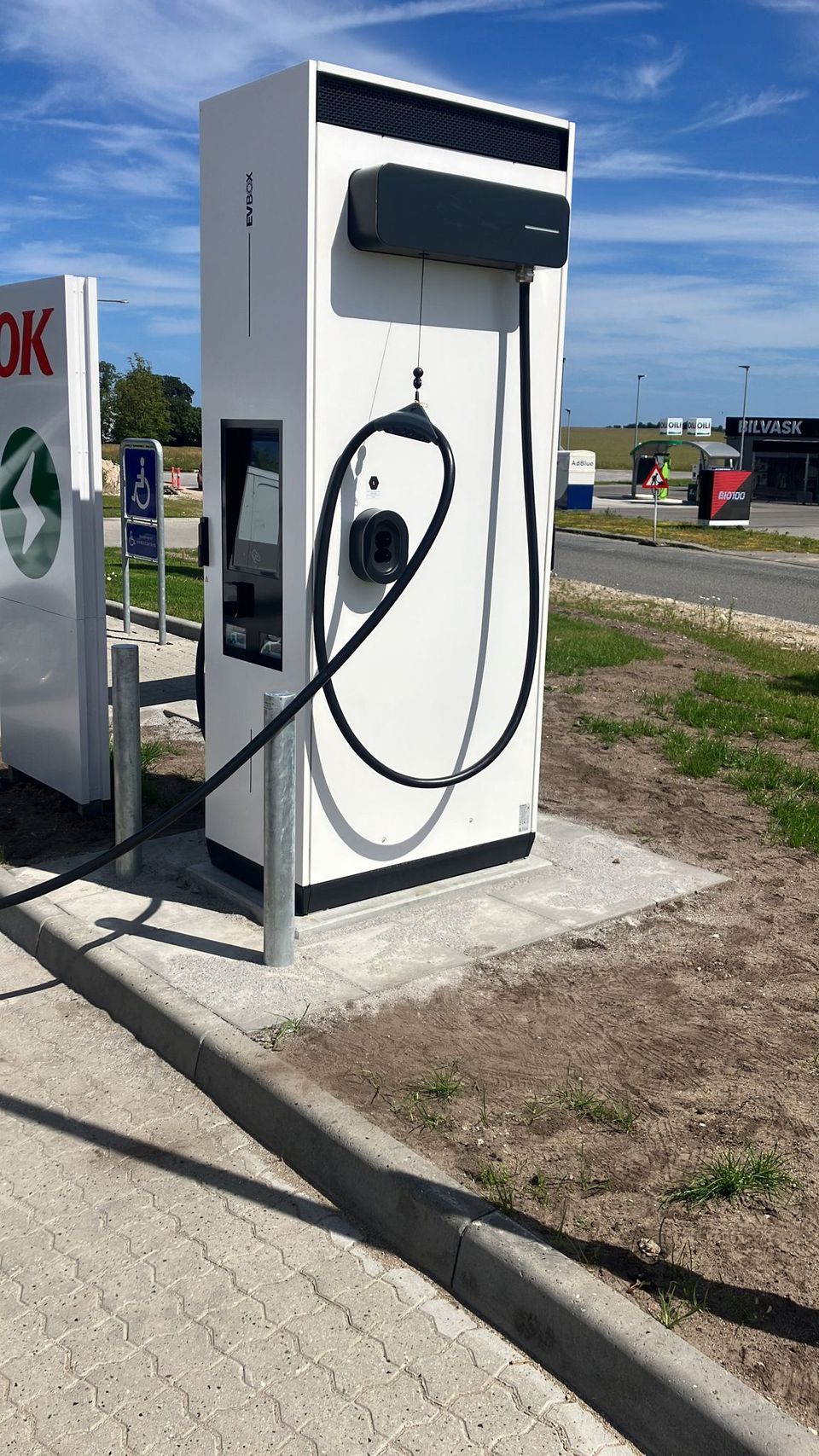 Ladestandere står klar: Oplad bilen ved Elgiganten i Holstebro | OK