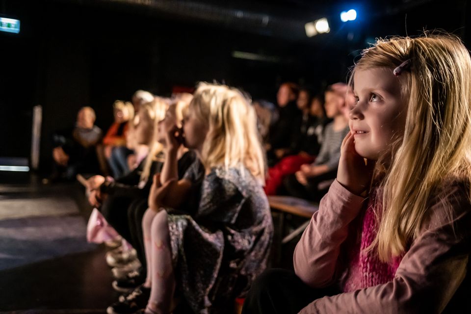 Teatermagi i rekordstore rammer: Oplev eventyrlige forestillinger hele ...
