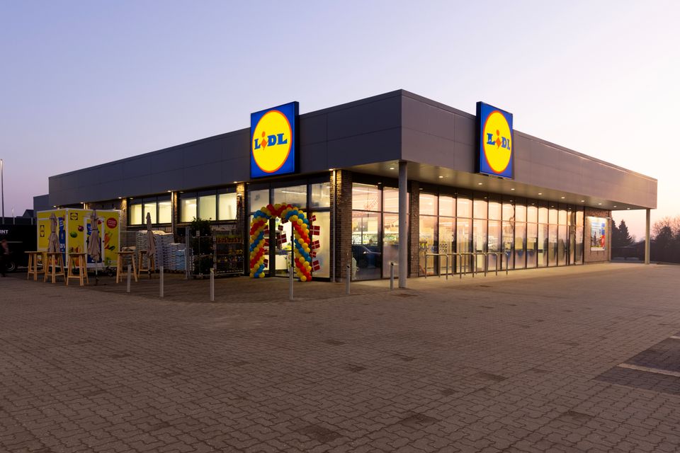 Høj sol og glade ansigter ved åbningen af Mejrups første Lidl | Lidl ...