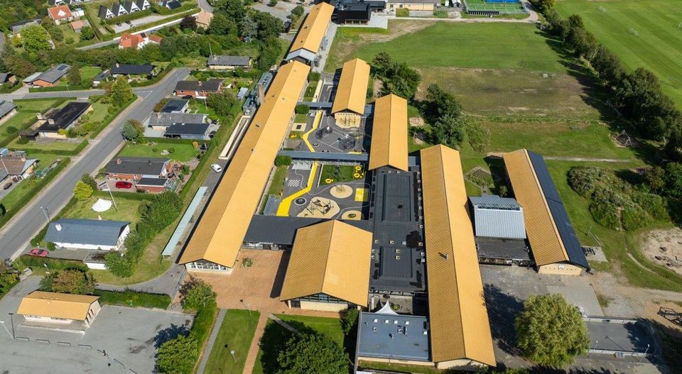 Den gule sti forbinder Molsskolen og Molsværket | Saferoad Services A/S