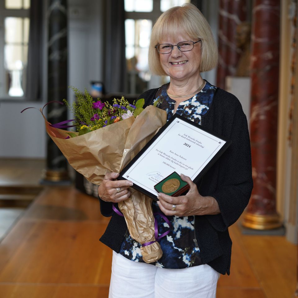 Jelling-forsker modtager ’arkæologiens Oscar’ | Nationalmuseet ...