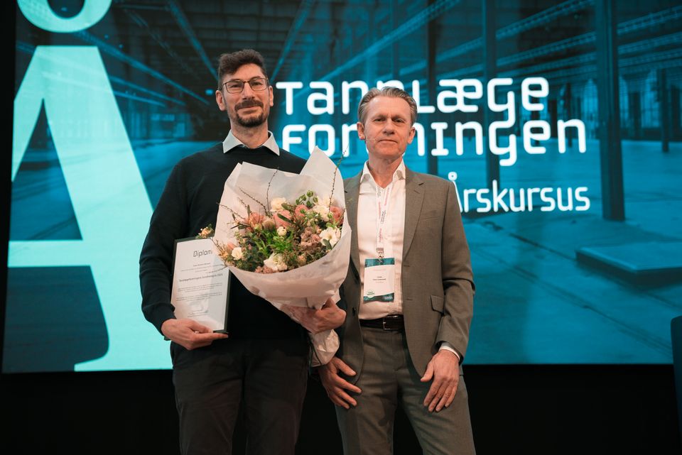 Esben Boeskov Øzhayat modtager Tandlægeforeningens Sundhedspris 2025 ...