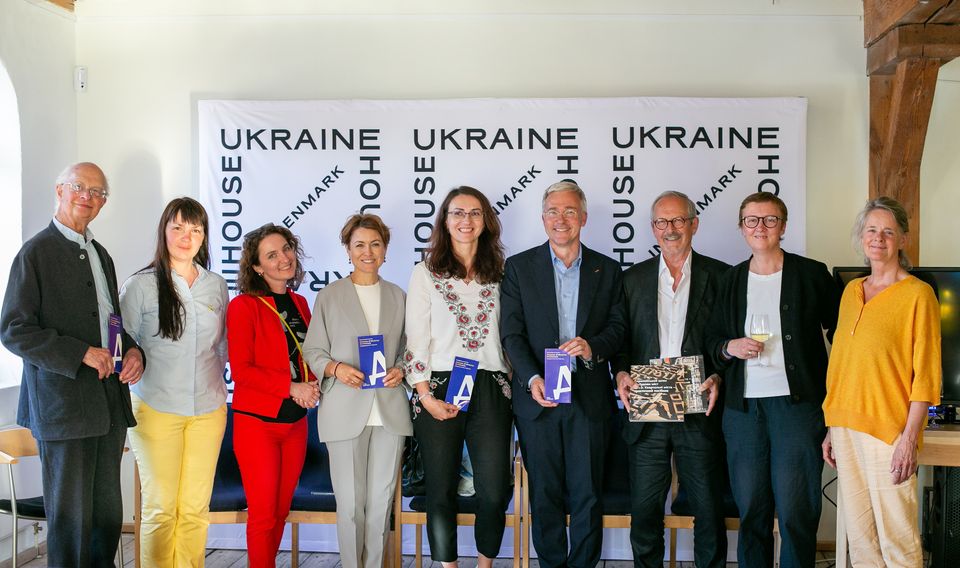 DOM publishers introduced Histories of Ukrainian Architecture at ...