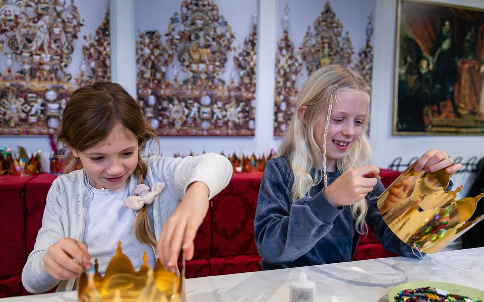 Kroning og kongerøgelse på Rosenborg i skolernes efterårsferie | Den ...