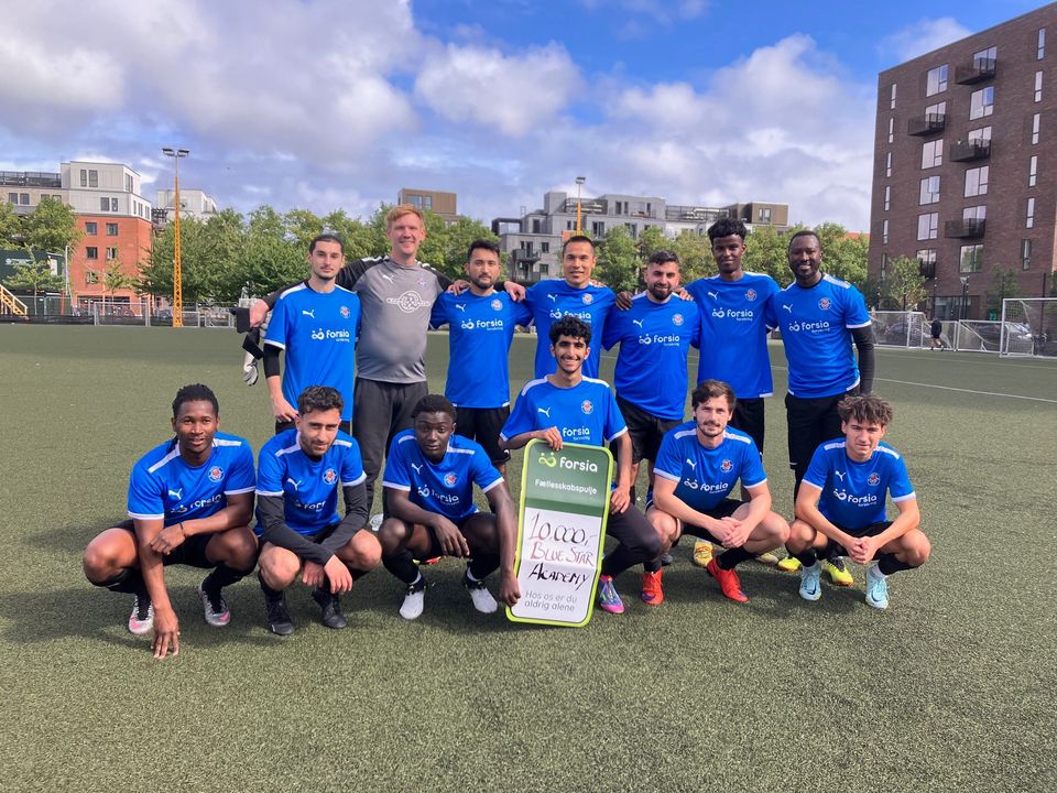 Nyt holdtøj løfter holdånden i Blue Star Academy | Forsia Forsikring A/S