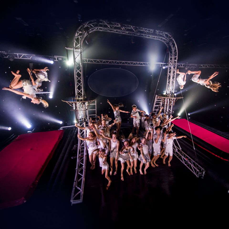 Flying Superkids: Skyd sommerferien i gang med flikflaks og fællesskab ...