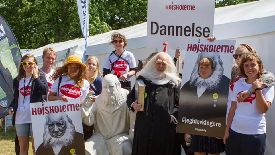 Danskerne i ny undersøgelse: Højskolerne skal først og fremmest ...