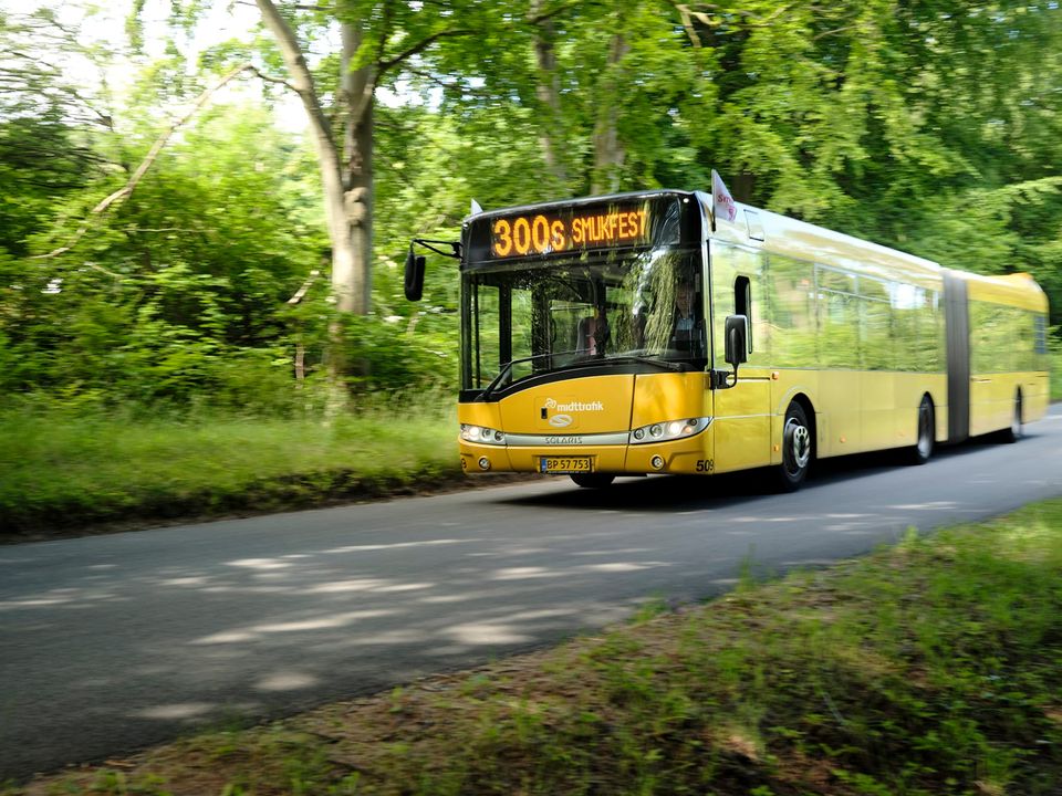 Tag bussen til Smukfest | Midttrafik