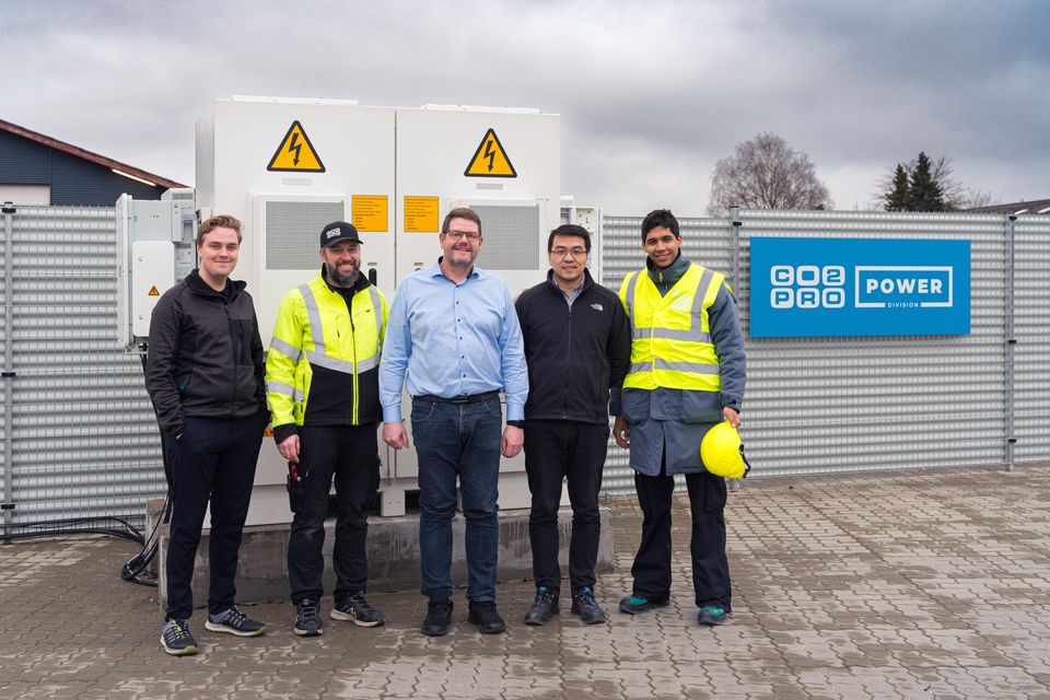 Solcelledistributør introducerer batterier til stabilisering af ...