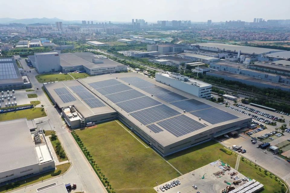 ABB’s kinesiske fabrik i Xiamen viser fremtidens produktion med lav ...
