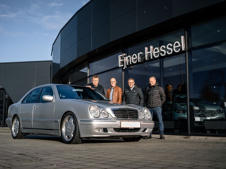 Ejner Hessel A/S solgte en bil i 1999 - og fik en ambassadør gennem 25 ...