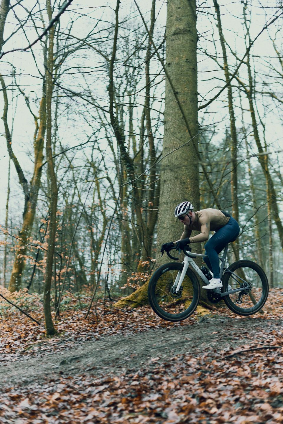 Jakob Fuglsang kører DM Gravel 2025 på cykel fra danske FENRIS | FENRIS ...